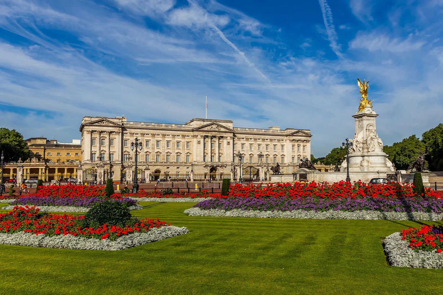 Buckingham Palace - A London symbol of royal power